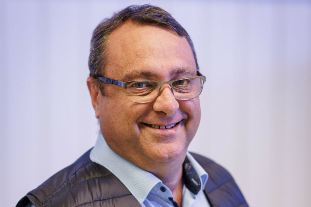 Stéphane Radut, Renault : "il n'est pas pertinent de vouloir fabriquer ...