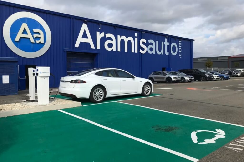 Aramisauto, toujours déficitaire, observe un tassement des prix VO