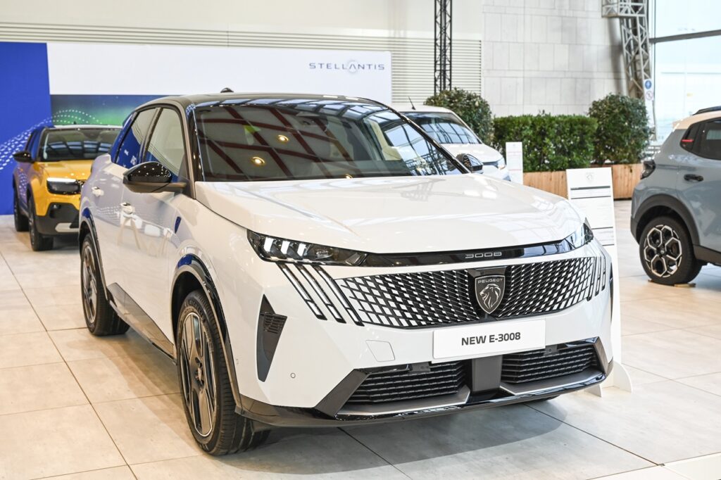 Stellantis : pourquoi le nouveau contrat d'agent fait plonger les ...