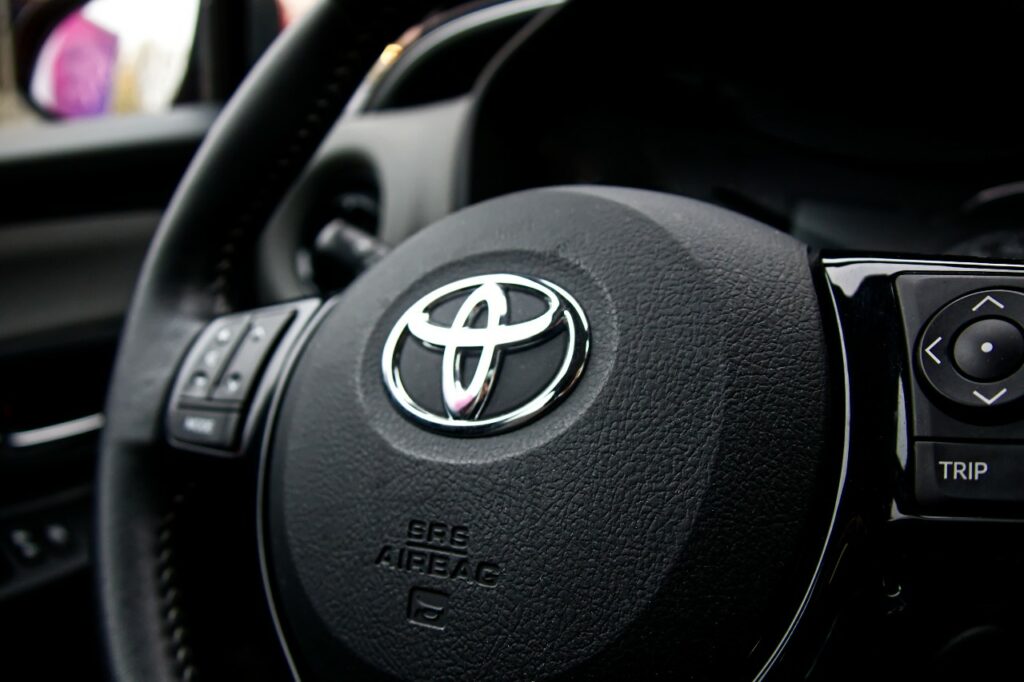 Airbags Takata : Mercedes-Benz et Toyota vont rappeler des milliers de véhicules en France