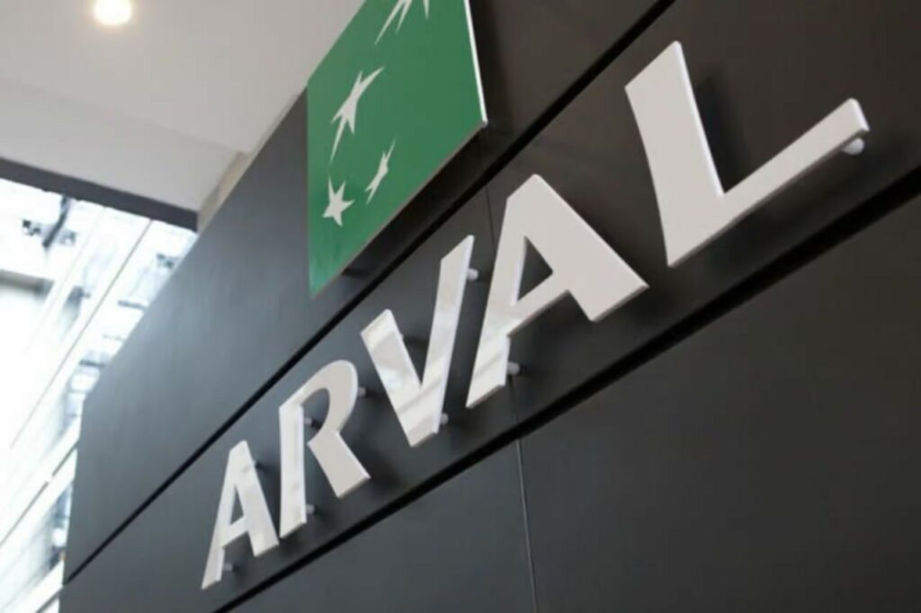 Arval accélère sur l’électrique mais freine sur ses bénéfices